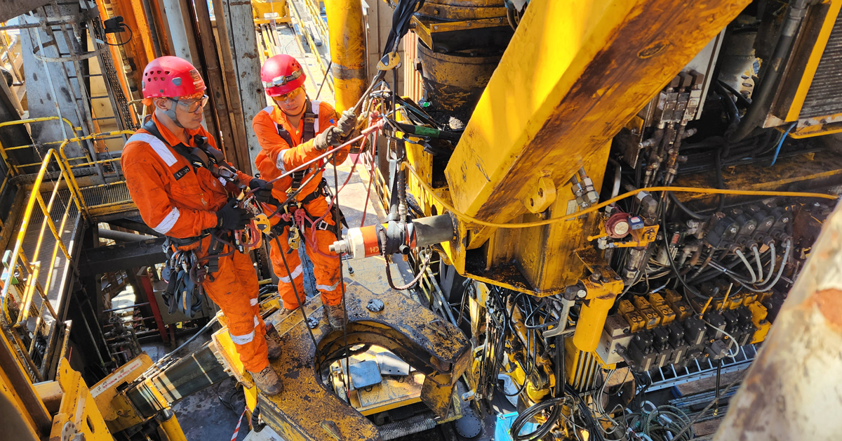 Top drive change out on drilling rig | Axess Group