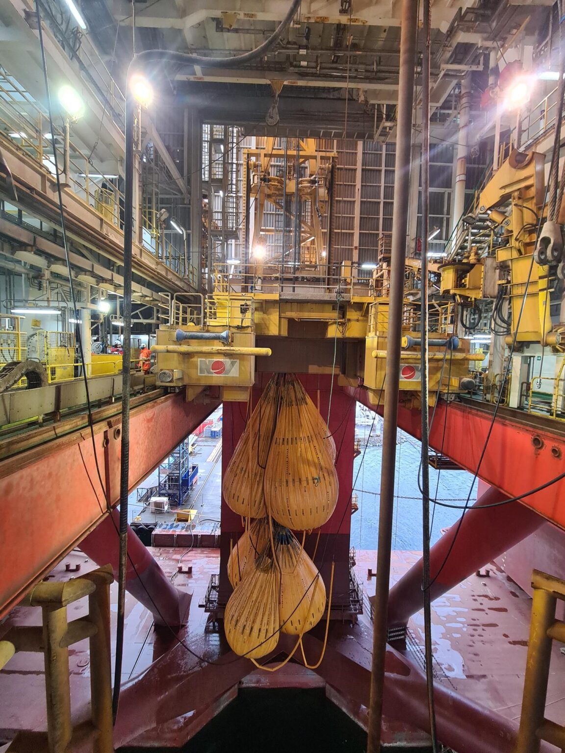 605T load test of a BOP crane | Axess Group